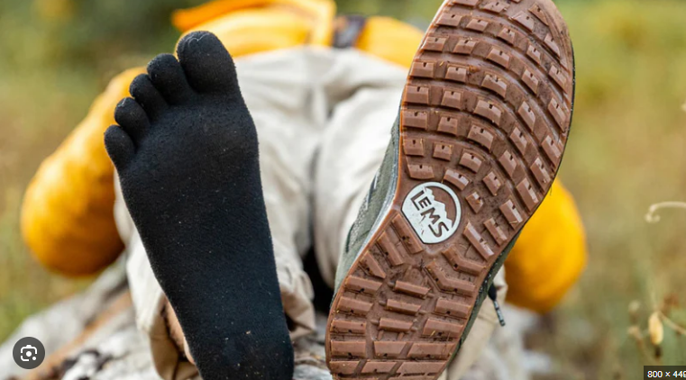 Advantages of Toe Socks in Barefoot Shoes and Boots – Lems Shoes EU